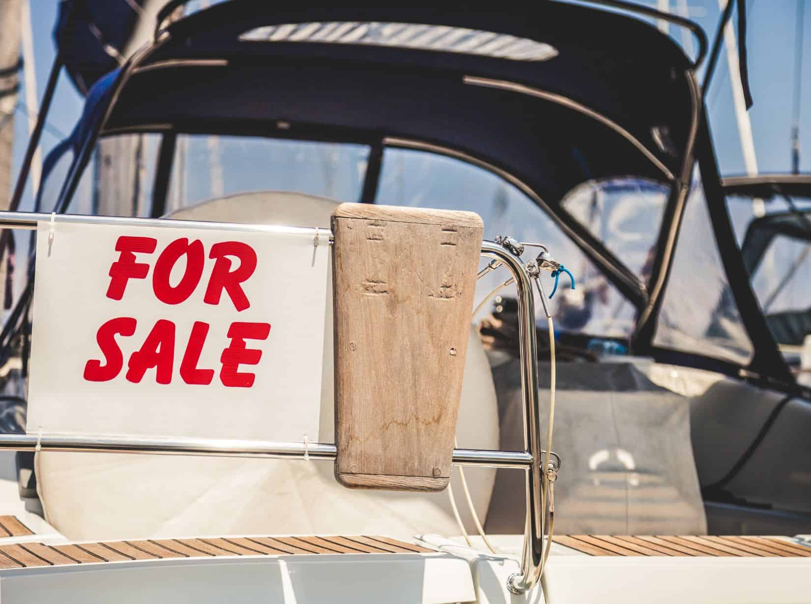 Buying vs Renting a Boat: 16 Unique Pros and Cons - Wildchildretire